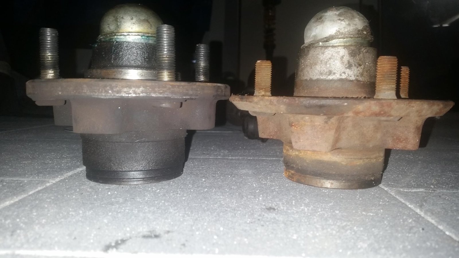 ae86, ra40, ra60 front hubs.