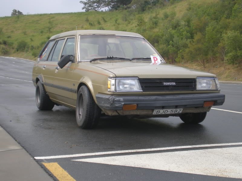 ae71 wagon. cheap with rego!!